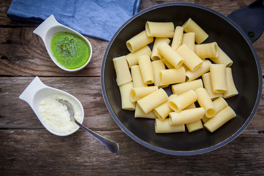 Tufoli Bilder – Durchsuchen 106 Archivfotos, Vektorgrafiken und Videos ...