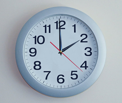 14H Bilder – Durchsuchen 148 Archivfotos, Vektorgrafiken und Videos ...