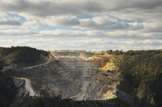 รูปภาพQuarries – เลือกดูภาพถ่ายสต็อก เวกเตอร์ และวิดีโอ646,401 | Adobe ...