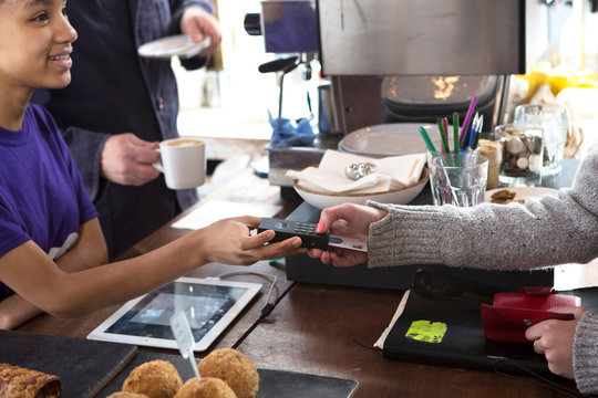 Check-Out Bilder – Durchsuchen 1,611 Archivfotos, Vektorgrafiken und ...