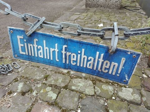 Freihalten-Bilder: Stock-Fotos & -Videos. | Adobe Stock