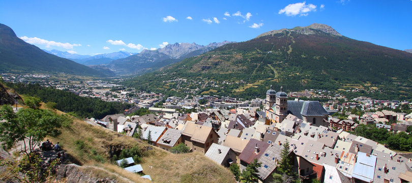 Briançon Images – Parcourir 1,396 le catalogue de photos, vecteurs et ...