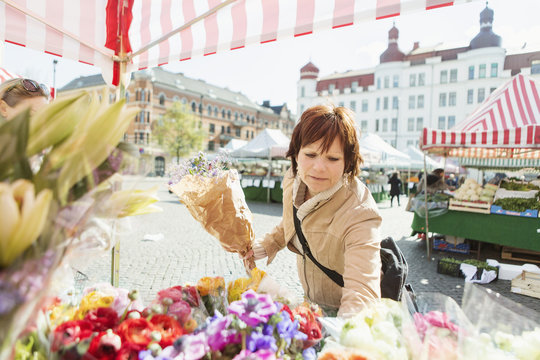 Buying Images – Browse 4,859,489 Stock Photos, Vectors, and Video ...