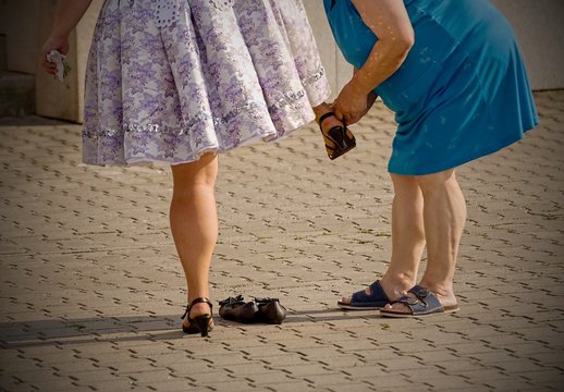 Slippering Bilder – Durchsuchen 12 Archivfotos, Vektorgrafiken und ...