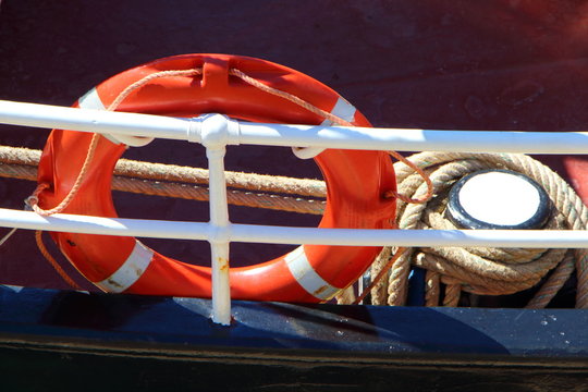 Bastingage bilder – Bläddra bland 294 stockfoton, vektorer och videor ...