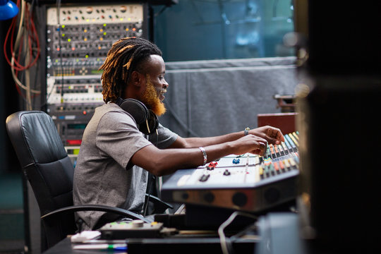 Imágenes de Sound-Operator: descubre bancos de fotos, ilustraciones ...