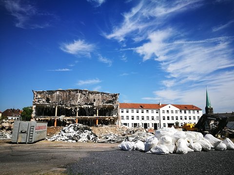 รูปภาพSchuttberg – เลือกดูภาพถ่ายสต็อก เวกเตอร์ และวิดีโอ336 | Adobe Stock