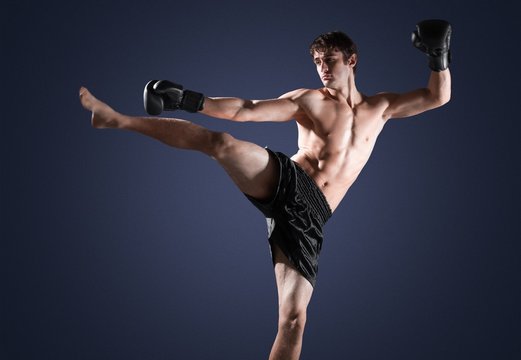 High Kick Bilder – Durchsuchen 8,891 Archivfotos, Vektorgrafiken und ...