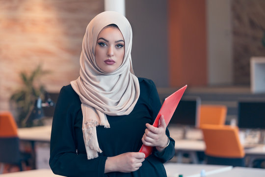 Khalij Images – Browse 350 Stock Photos, Vectors, and Video | Adobe Stock