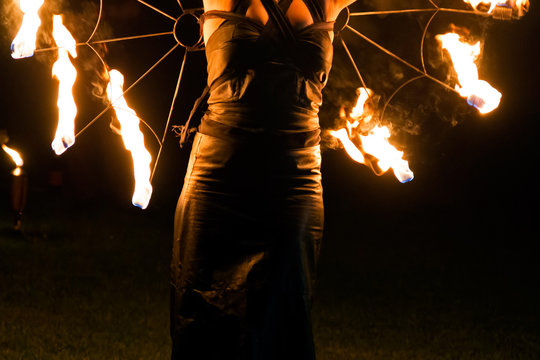 "Fire Woman" Imagens – Procure 476 fotos, vetores e vídeos | Adobe Stock