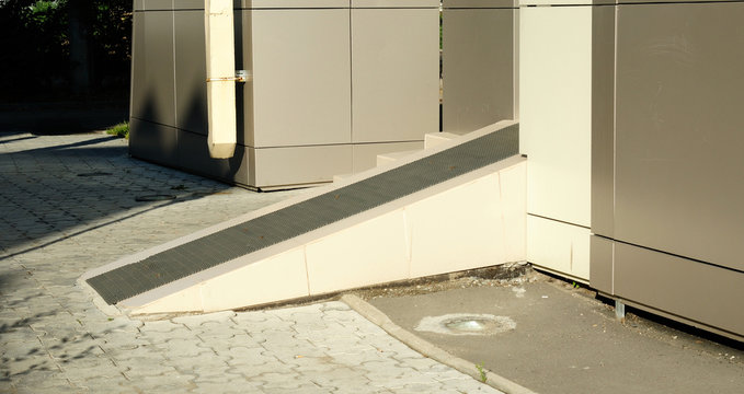 Rampe Bilder – Durchsuchen 105,596 Archivfotos, Vektorgrafiken und ...