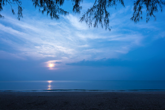 รูปภาพSecluded – เลือกดูภาพถ่ายสต็อก เวกเตอร์ และวิดีโอ253,763 | Adobe ...