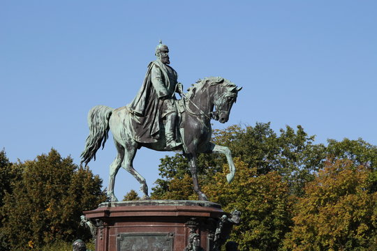 Niklot Bilder – Durchsuchen 81 Archivfotos, Vektorgrafiken und Videos ...