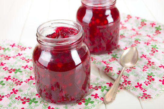 Preiselbeer Images – Browse 4,383 Stock Photos, Vectors, and Video ...