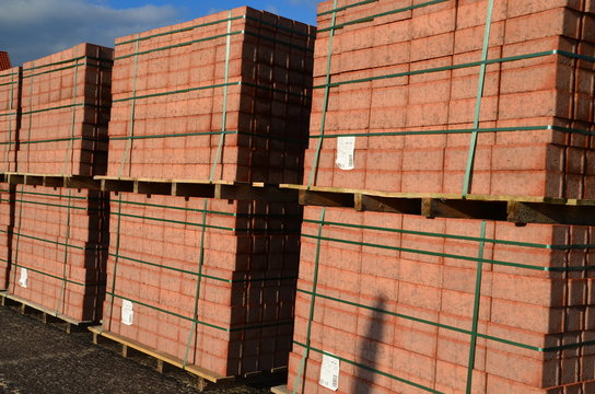 Rinnstein bilder – Bläddra bland 215 stockfoton, vektorer och videor ...