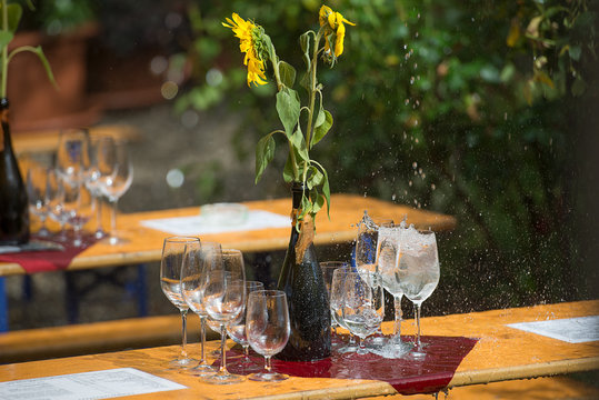 "Heuriger Bilder – Durchsuchen 669 Archivfotos, Vektorgrafiken und ...