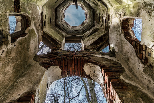 「Turmruine」の画像 - 303 件の Stock 写真、ベクターおよびビデオ | Adobe Stock