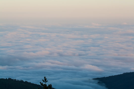 รูปภาพUndercast – เลือกดูภาพถ่ายสต็อก เวกเตอร์ และวิดีโอ122 | Adobe Stock