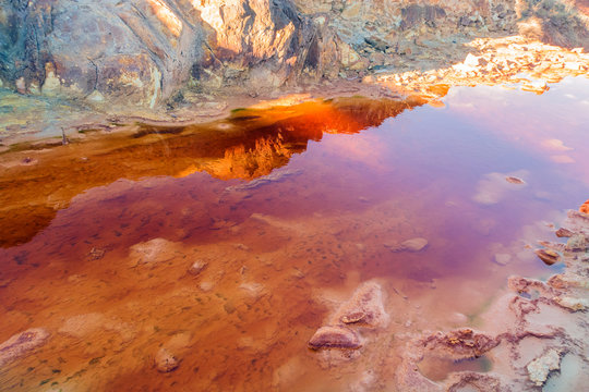 Acidic River Images – HD & 4K Photos Free to Download | PikWizard
