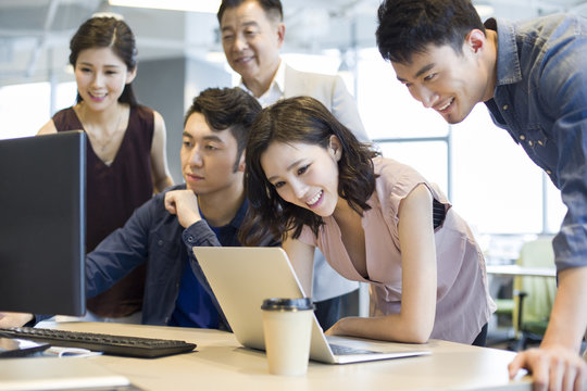 Teamwork Billeder – Gennemse 4,645,228 stockfotos, vektorer og videoer ...