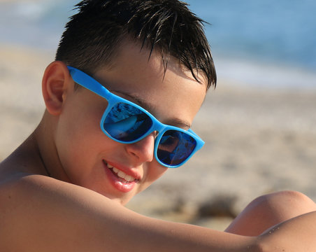 Kindchen Bilder – Durchsuchen 67,518 Archivfotos, Vektorgrafiken und ...