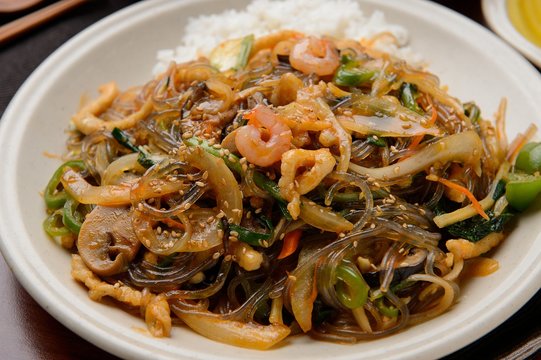 Chapchae bilder – Bläddra bland 1,872 stockfoton, vektorer och videor ...