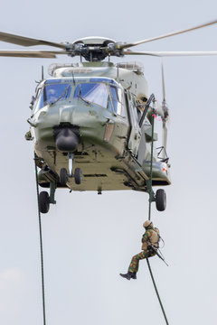 Fast-Roping Images – Browse 171 Stock Photos, Vectors, and Video ...