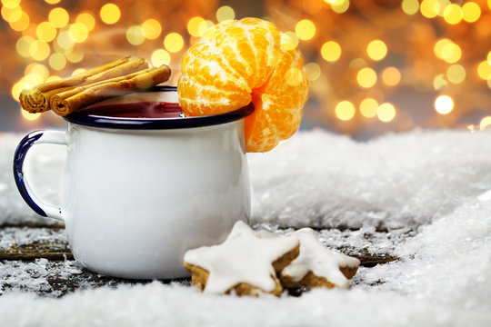 Punsch-Bilder: Stock-Fotos & -Videos. | Adobe Stock