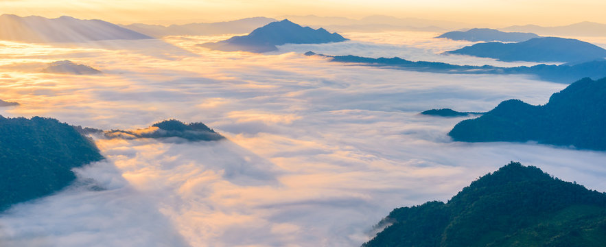 "Sea Of Mist" Imagens – Procure 1,207 fotos, vetores e vídeos | Adobe Stock