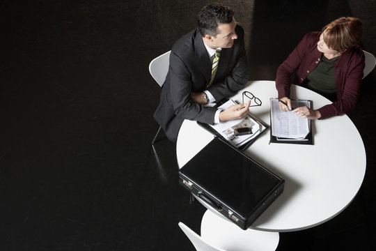 รูปภาพConferring – เลือกดูภาพถ่ายสต็อก เวกเตอร์ และวิดีโอ21,587 | Adobe ...