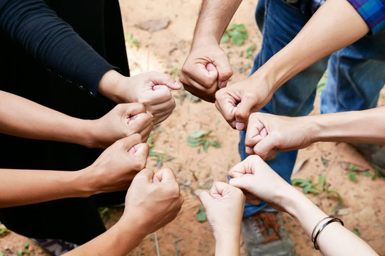 รูปภาพStranglehold – เลือกดูภาพถ่ายสต็อก เวกเตอร์ และวิดีโอ893 | Adobe ...