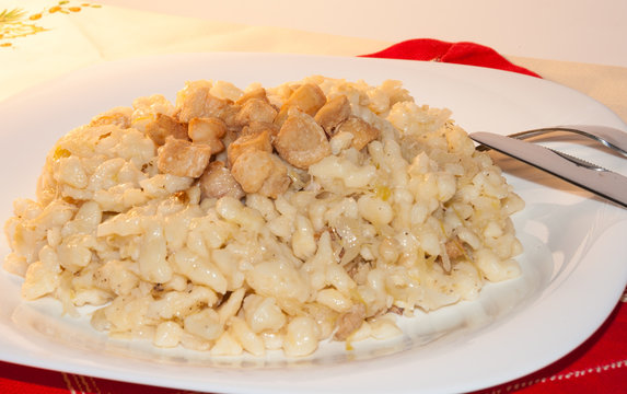 Halusky Bilder – Durchsuchen 414 Archivfotos, Vektorgrafiken und Videos ...
