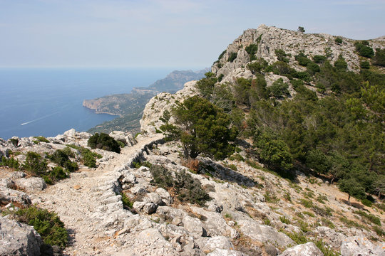 รูปภาพRutas – เลือกดูภาพถ่ายสต็อก เวกเตอร์ และวิดีโอ9,403 | Adobe Stock