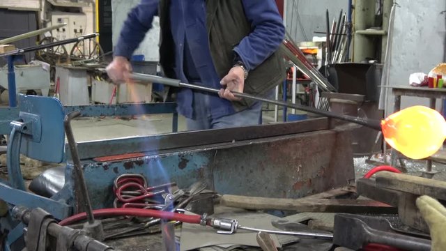 Lampworker Imagens – Procure 165 fotos, vetores e vídeos | Adobe Stock