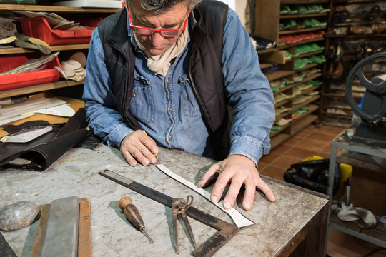 "Colla bilder – Bläddra bland 1,214 stockfoton, vektorer och videor ...