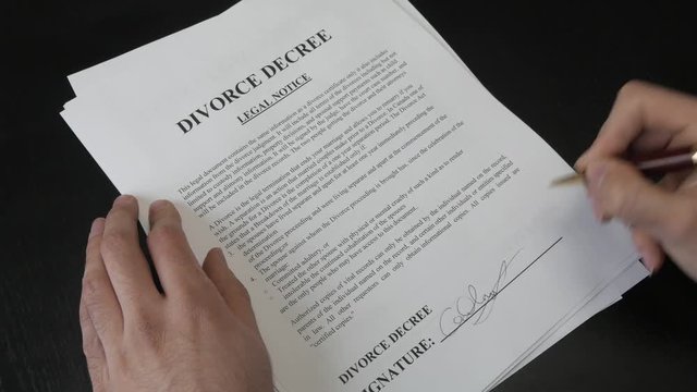 Divorce-Papers Bilder – Durchsuchen 38 Archivfotos, Vektorgrafiken und ...