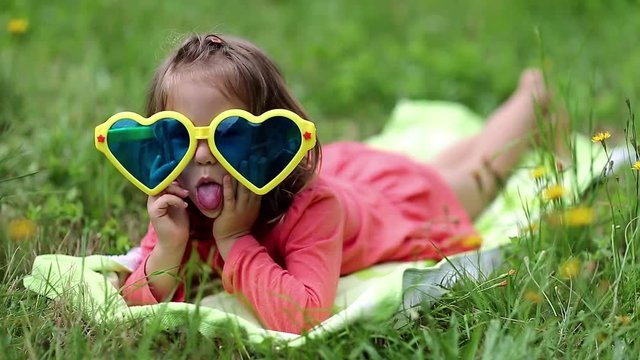 Grimacer Bilder – Durchsuchen 213 Archivfotos, Vektorgrafiken und ...