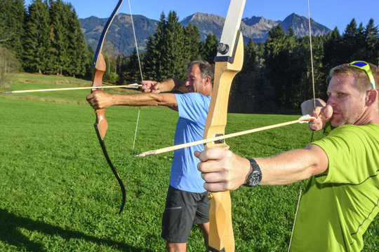 รูปภาพSportbogen – เลือกดูภาพถ่ายสต็อก เวกเตอร์ และวิดีโอ61 | Adobe Stock