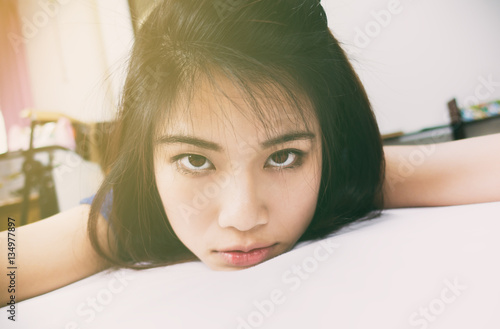 Cute Sexy Asian Girl Taking Selfie On The Bed Photo Libre De Droits