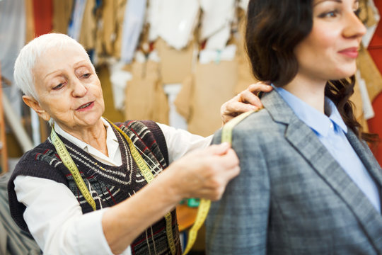 รูปภาพFashionist – เลือกดูภาพถ่ายสต็อก เวกเตอร์ และวิดีโอ3,112 | Adobe ...