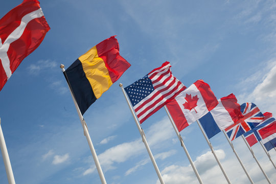 Drapeaux Imagens – Procure 9,785 fotos, vetores e vídeos | Adobe Stock