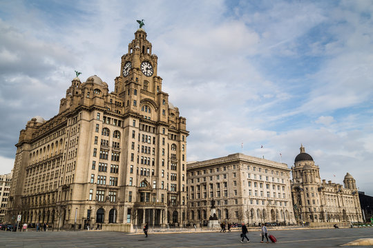 "Royal Liver Building" Images – Browse 2,465 Stock Photos, Vectors, and ...