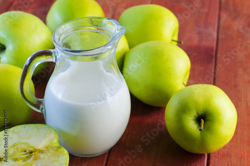"milk and apple" Immagini e Fotografie Royalty Free su Fotolia.com ...