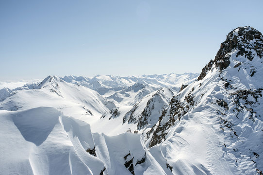 Alp Bilder – Durchsuchen 296,155 Archivfotos, Vektorgrafiken und Videos ...