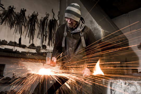 "Heavy Metal" Immagini - Sfoglia 166,022 foto, vettoriali e video Stock ...