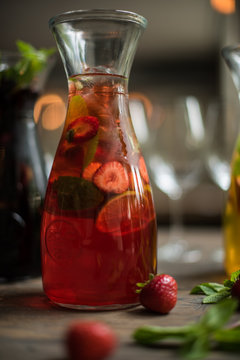 Citronade bilder – Bläddra bland 346 stockfoton, vektorer och videor ...