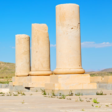 Pasargadae Images – Browse 909 Stock Photos, Vectors, and Video | Adobe ...