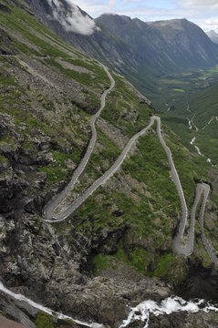 รูปภาพSerpentyna – เลือกดูภาพถ่ายสต็อก เวกเตอร์ และวิดีโอ176 | Adobe Stock