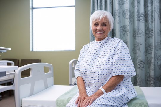 Patient Sitting Images – Browse 373,387 Stock Photos, Vectors, and ...