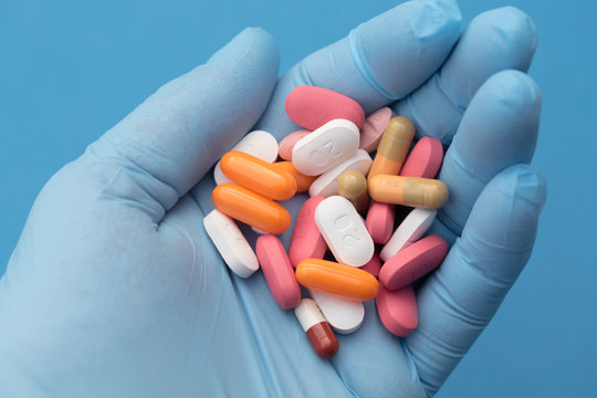 Filmtabletten bilder – Bläddra bland 208 stockfoton, vektorer och ...